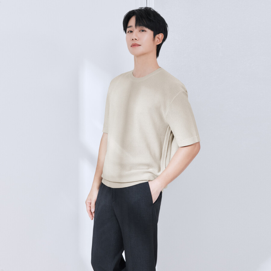 제대로 만든옷 TBH SHOP : 정해인조직변형라운드반팔니트